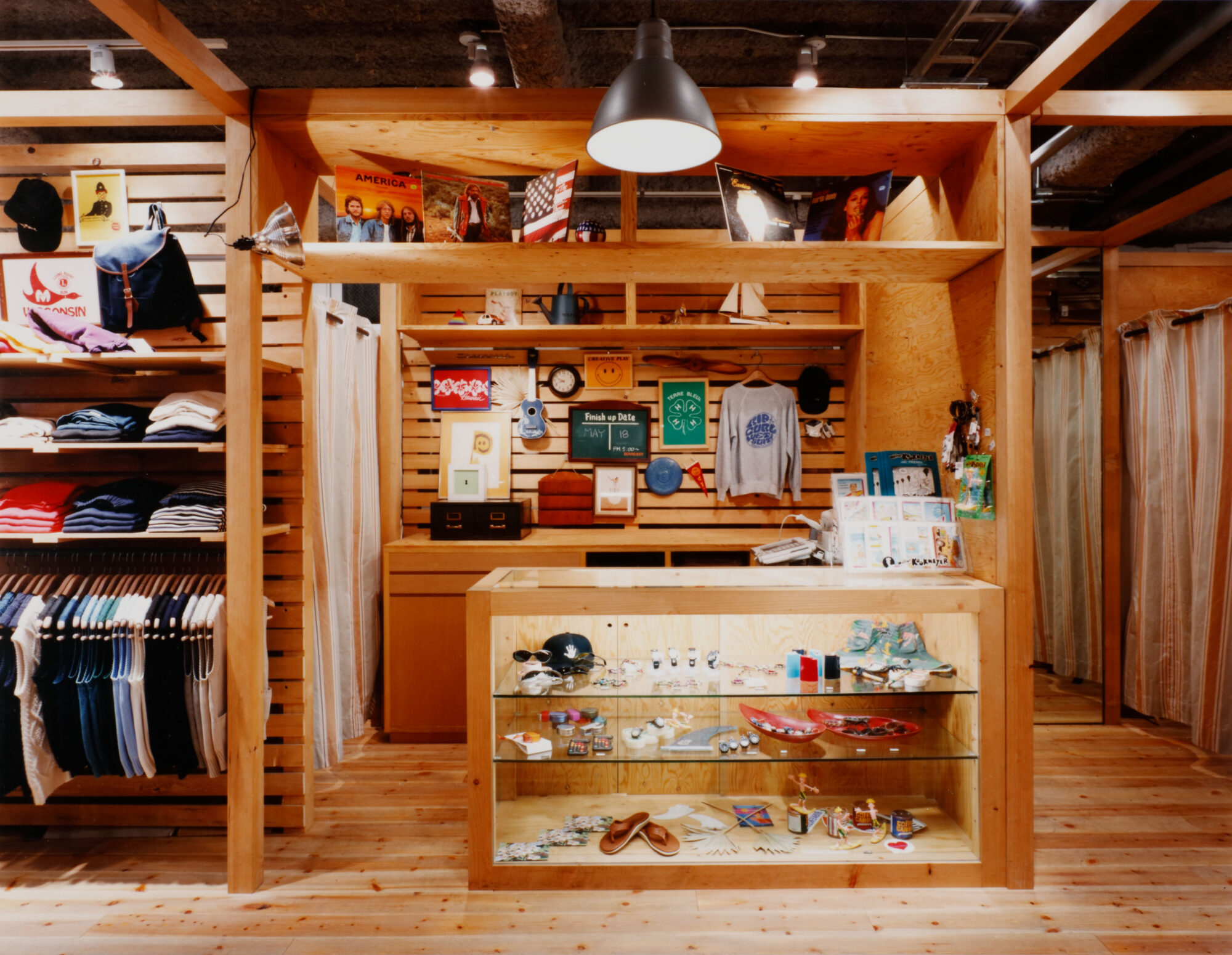 40年以上BEAMSとともに歩んできた人生。ひとつの会社の歴史そのものに関わる想いと、仕事への情熱、流儀とは。 - NESTBOWL