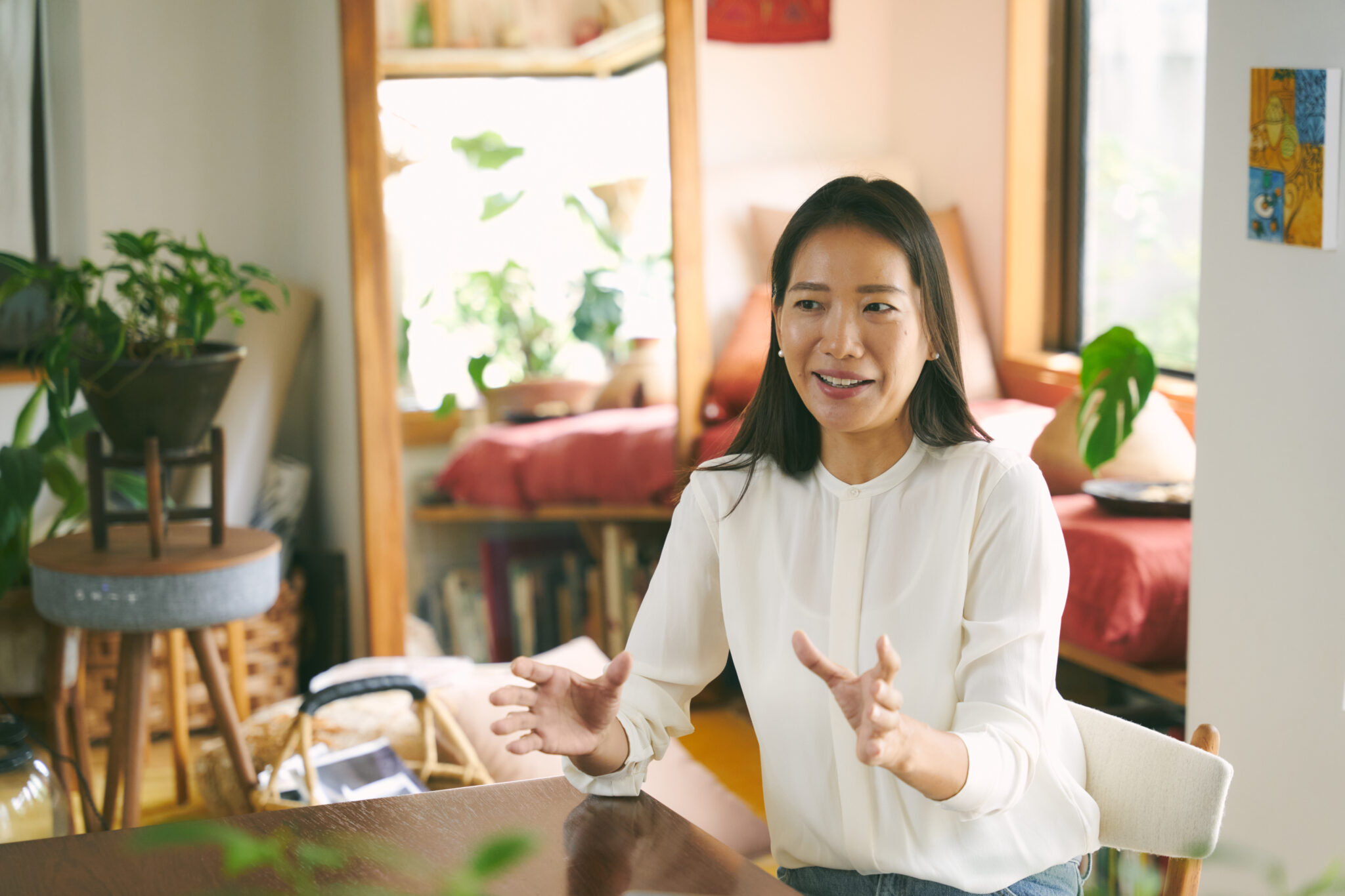 真のサステナビリティへと導く「Shift C」「UPDATER TRACKs」。誕生の背景と目指す未来を、環境活動家・深本南さんが語る - NESTBOWL